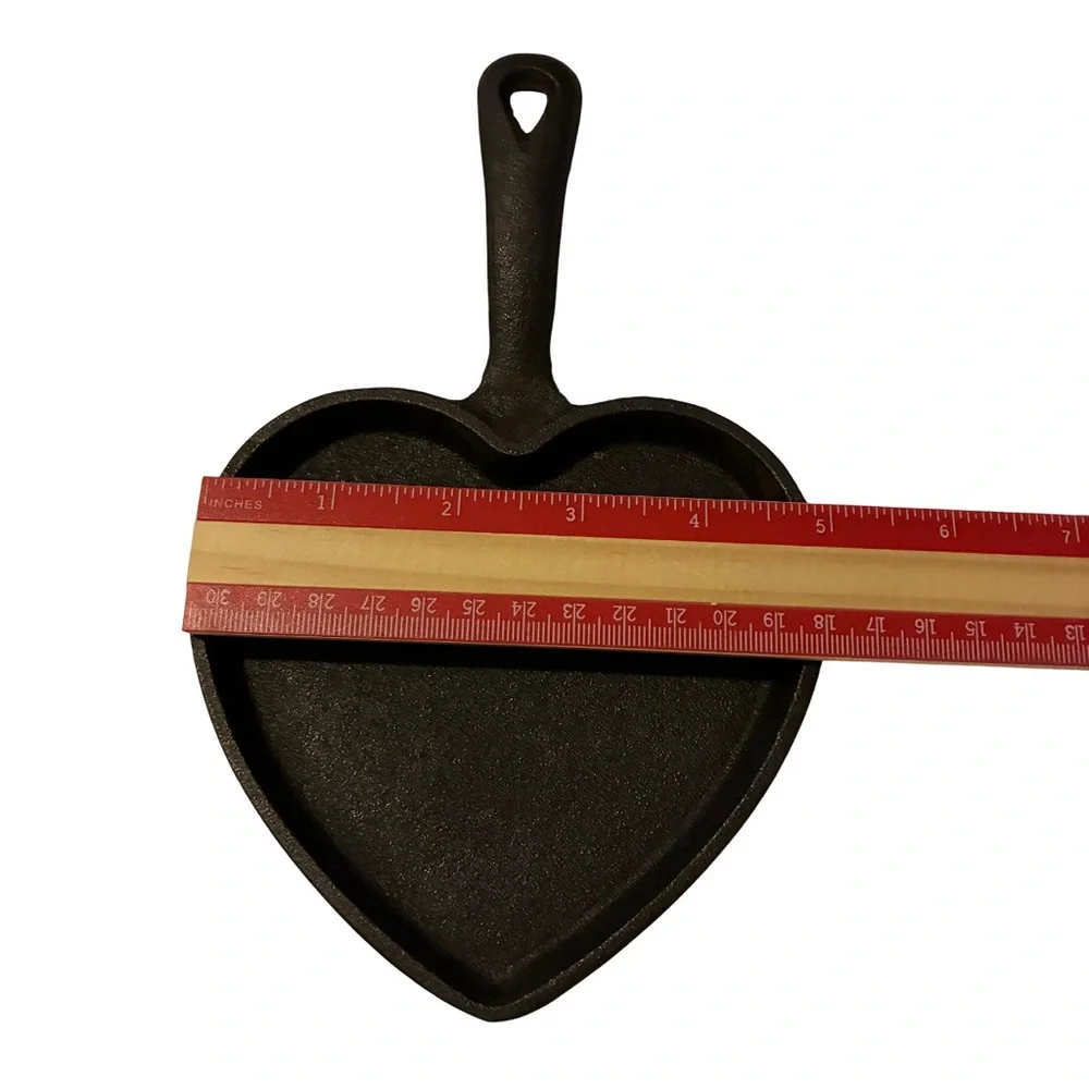 Galerie | Kitchen | Galerie Heart Shaped Cast Iron Skillet Valentine ...